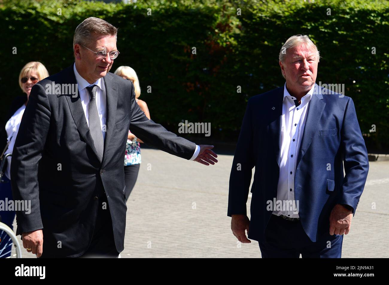 Hamburg, Germany. 10th Aug, 2022. Soccer: Hamburger SV, funeral service ...