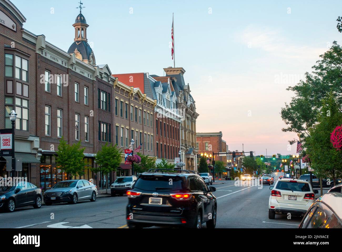 Downtown local hi-res stock photography and images - Alamy