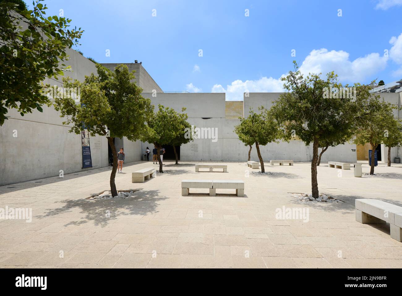 Yad Vashem Holocaust memorial in Jerusalem, Israel Stock Photo - Alamy