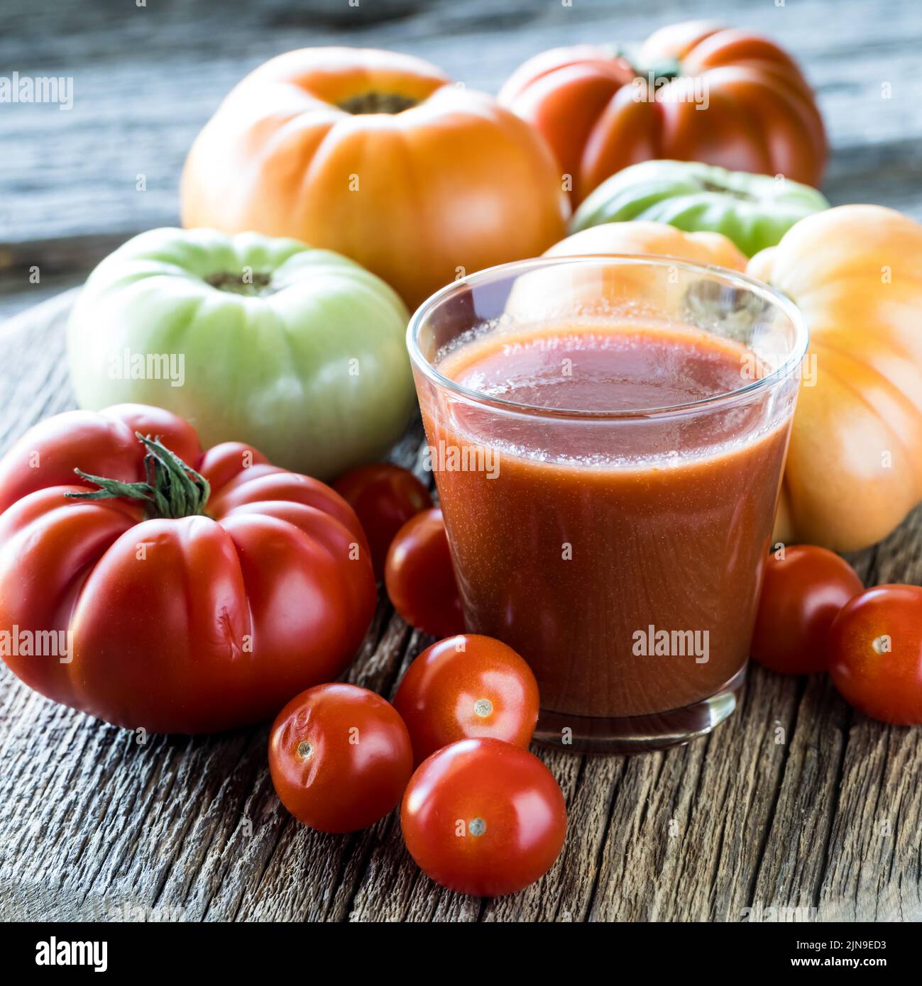 Tomato sizes hi-res stock photography and images - Alamy