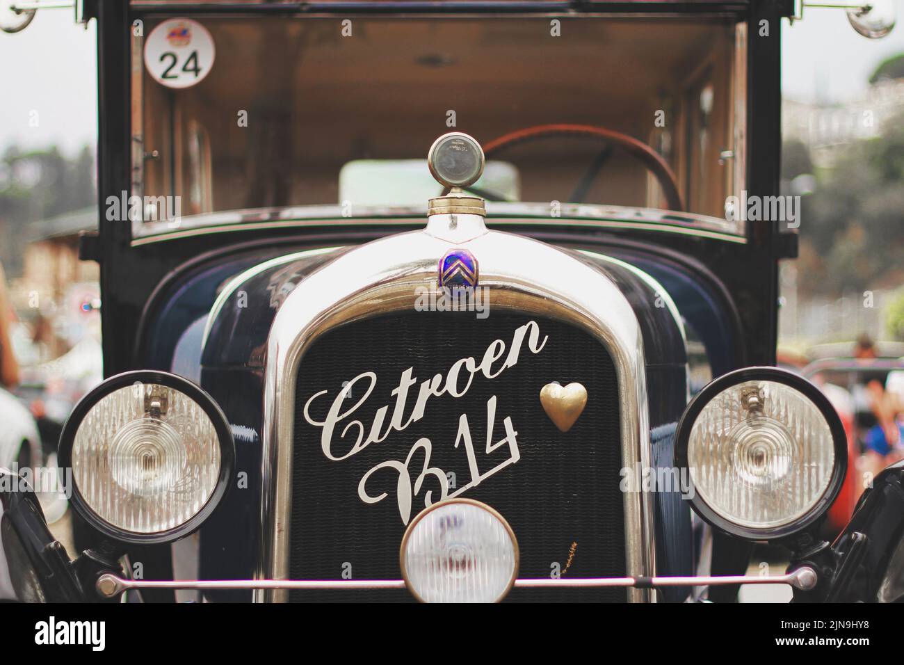 Front close-up of a blue vintage Citroen B14 during an exposition Stock ...