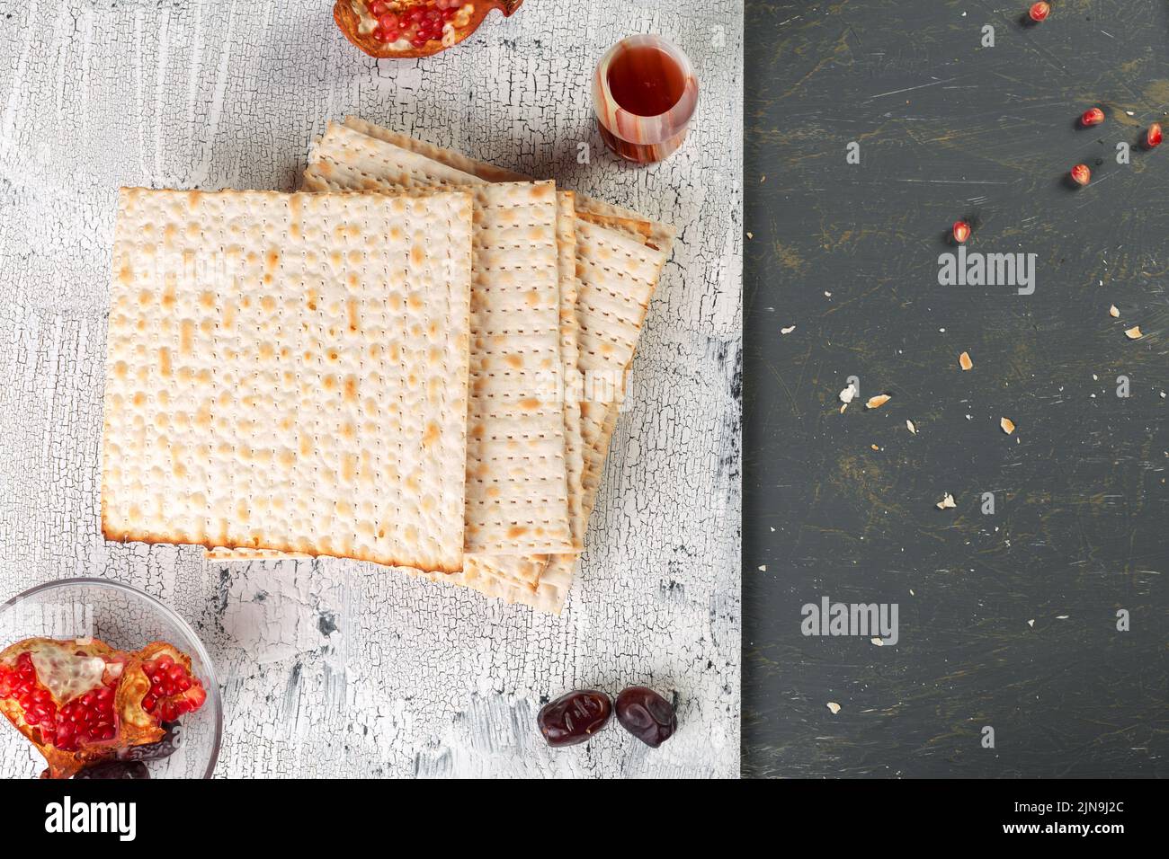 traditional Jewish kosher matzo for Easter pesah Stock Photo - Alamy