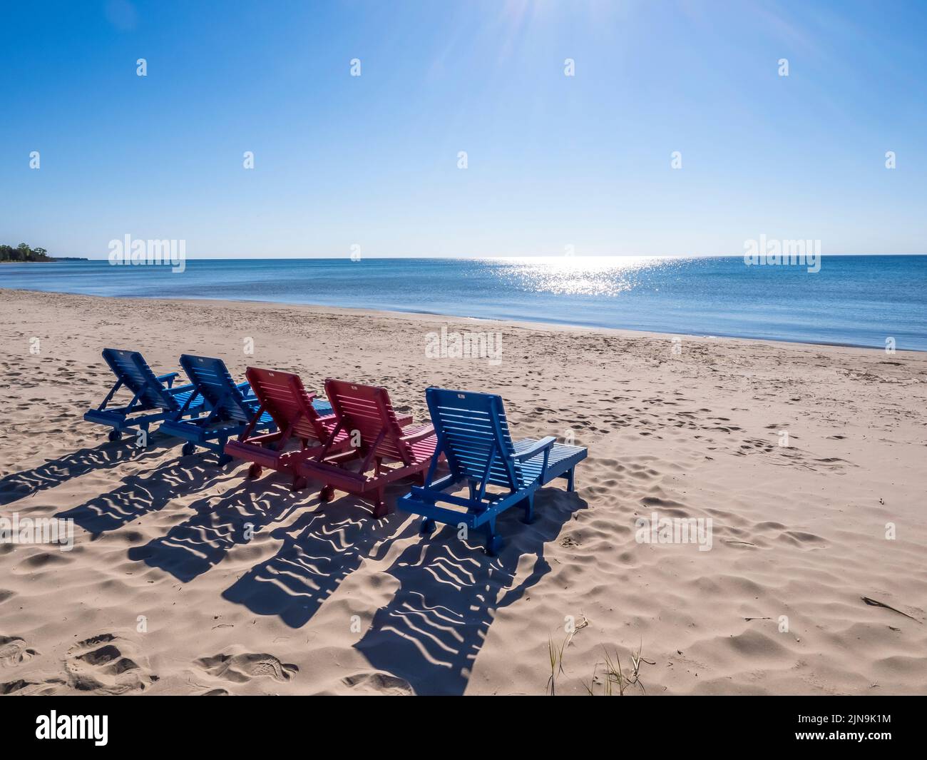 Chairs by lake hi-res stock photography and images - Alamy