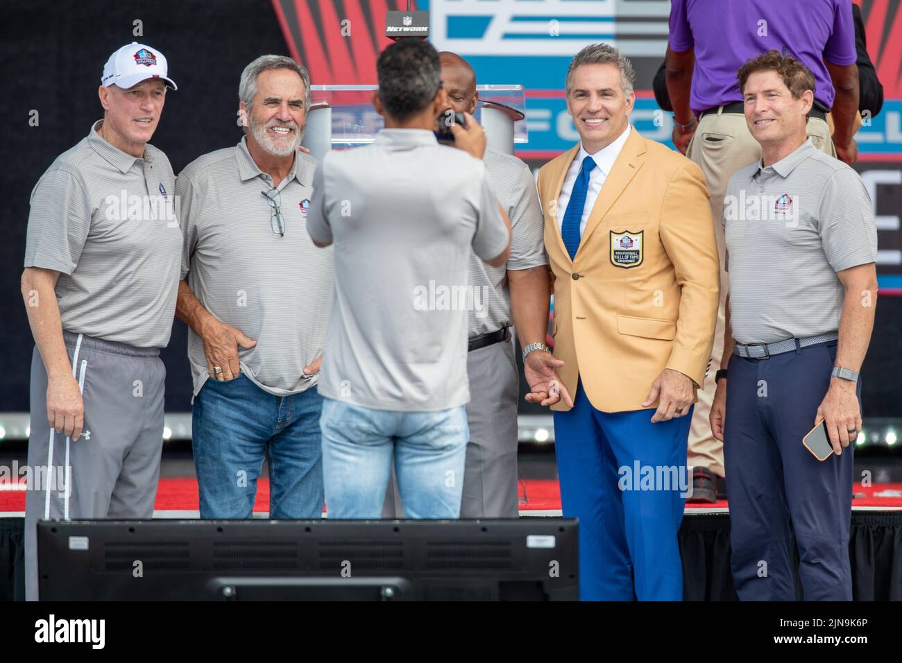 Former hall of fame quarterbacks buffalo bills jim kelly hi-res stock ...