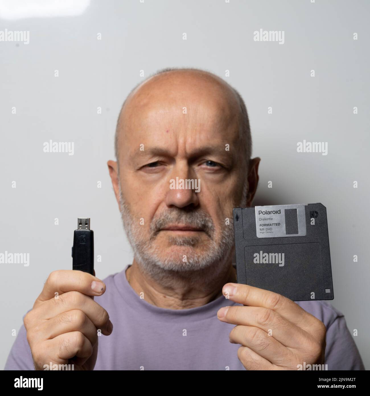 the comparison between an old floppy disk and a USB key for data ... the comparison between an old floppy disk and a USB key for data ...