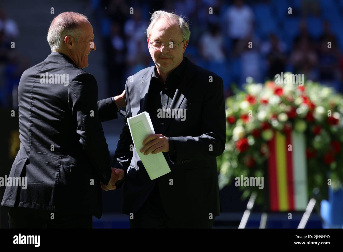 Hamburg, Germany. 10th Aug, 2022. Soccer: Hamburger SV, funeral service ...