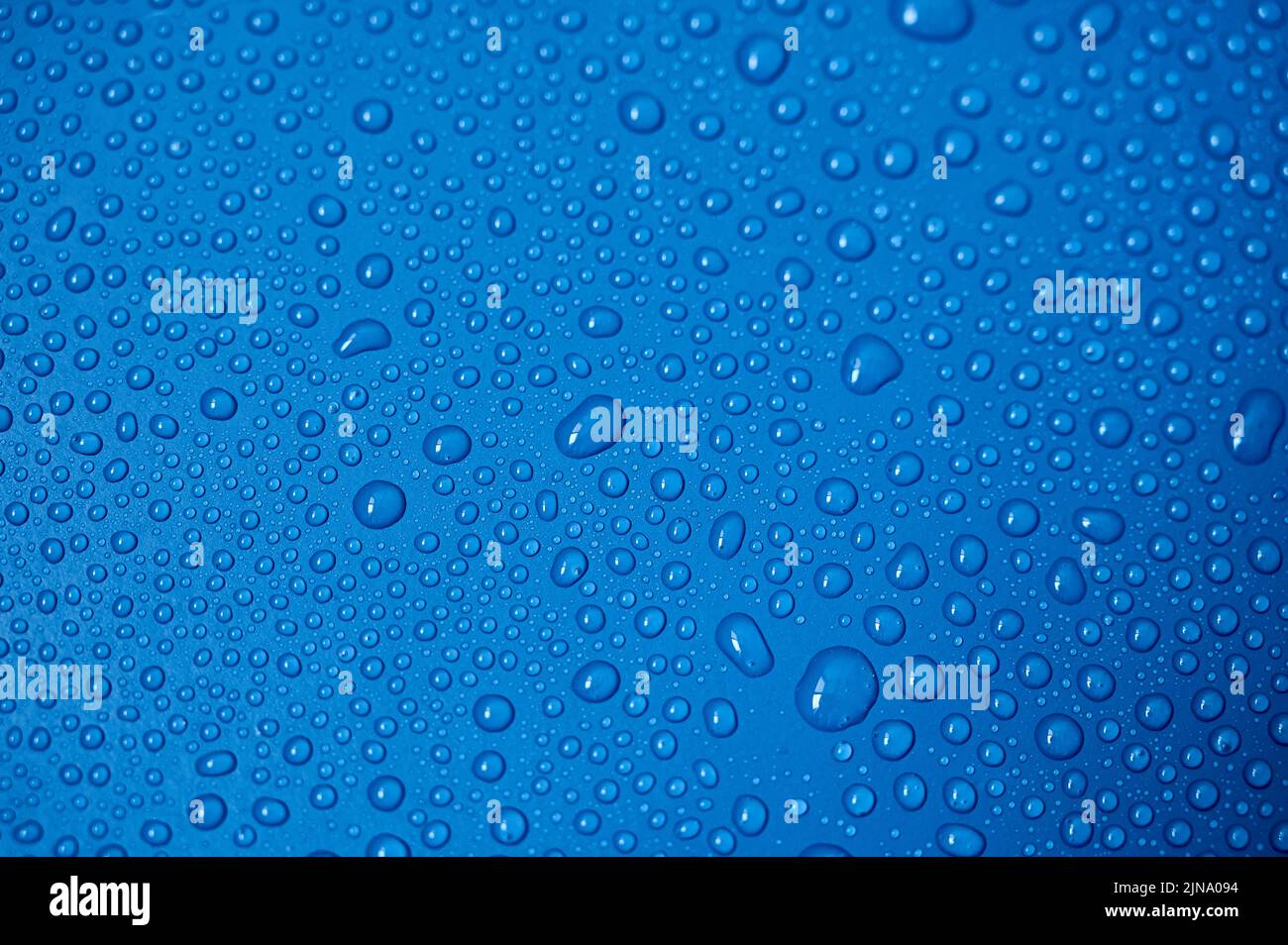 Water drops gradient background hi-res stock photography and images - Alamy