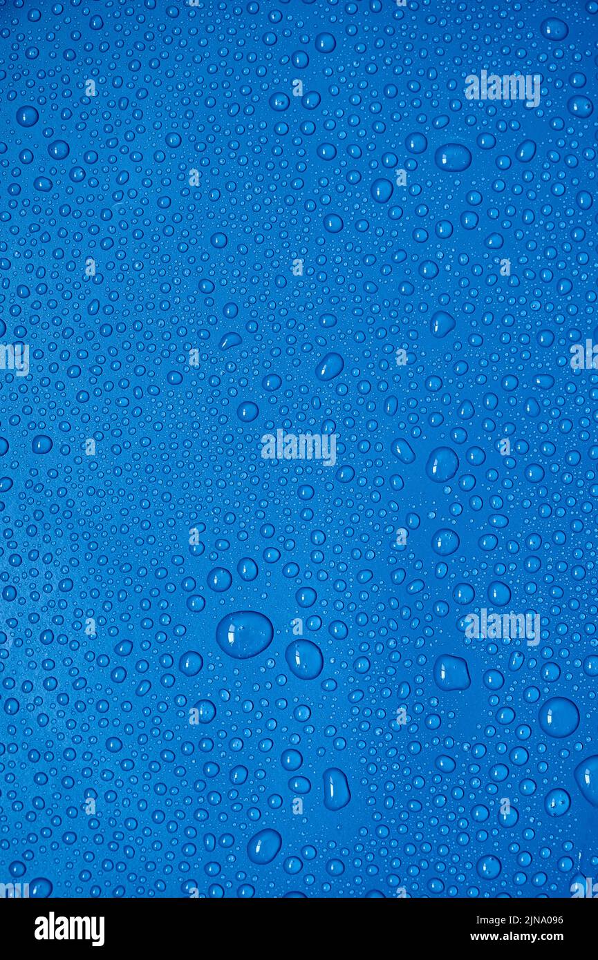 Water drops gradient background hi-res stock photography and images - Alamy