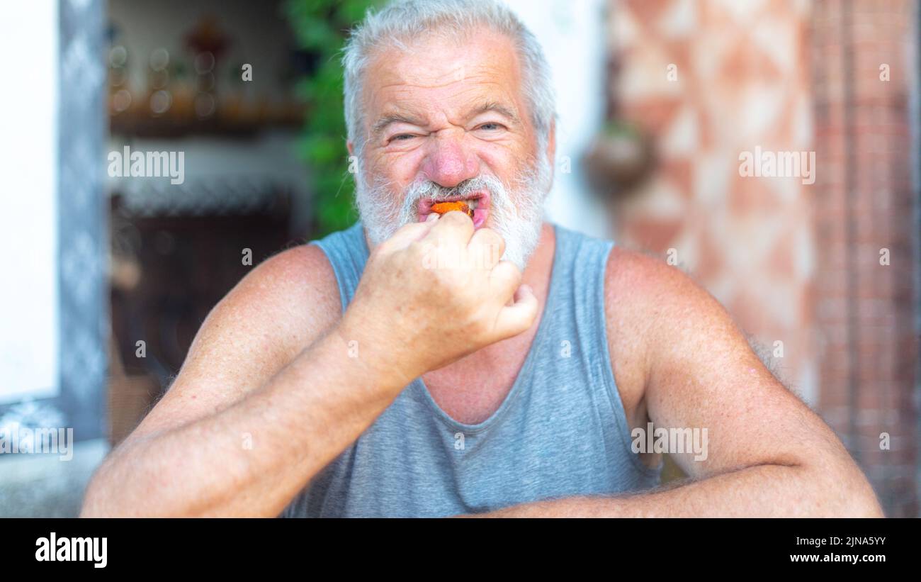 Messy eating man hi-res stock photography and images - Alamy