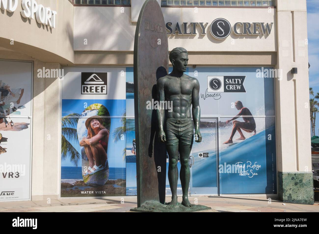 Duke Kahanamoku statue, Huntington Beach, California, United States of ...