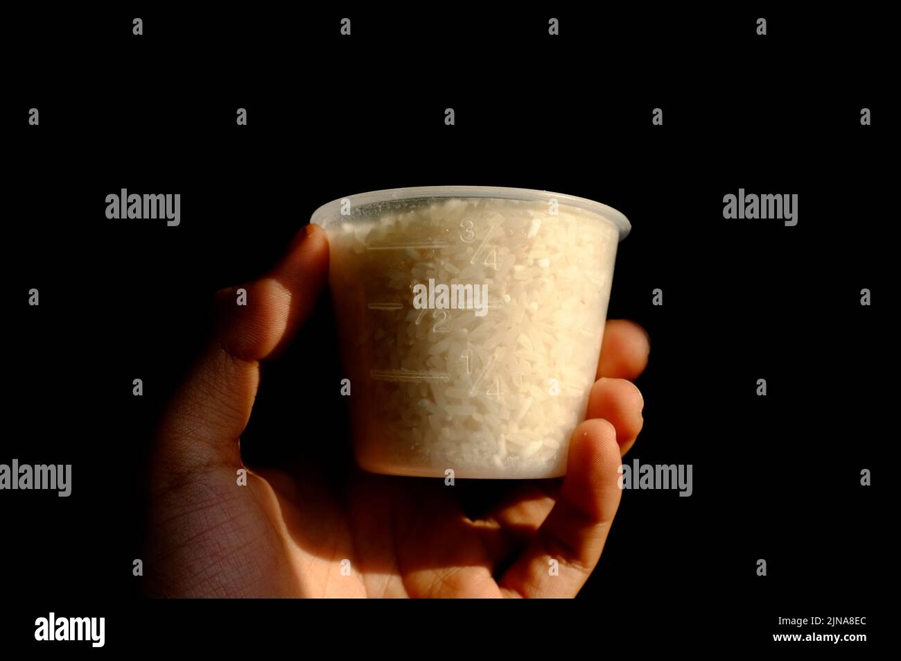 Food hand measurement hi-res stock photography and images - Alamy