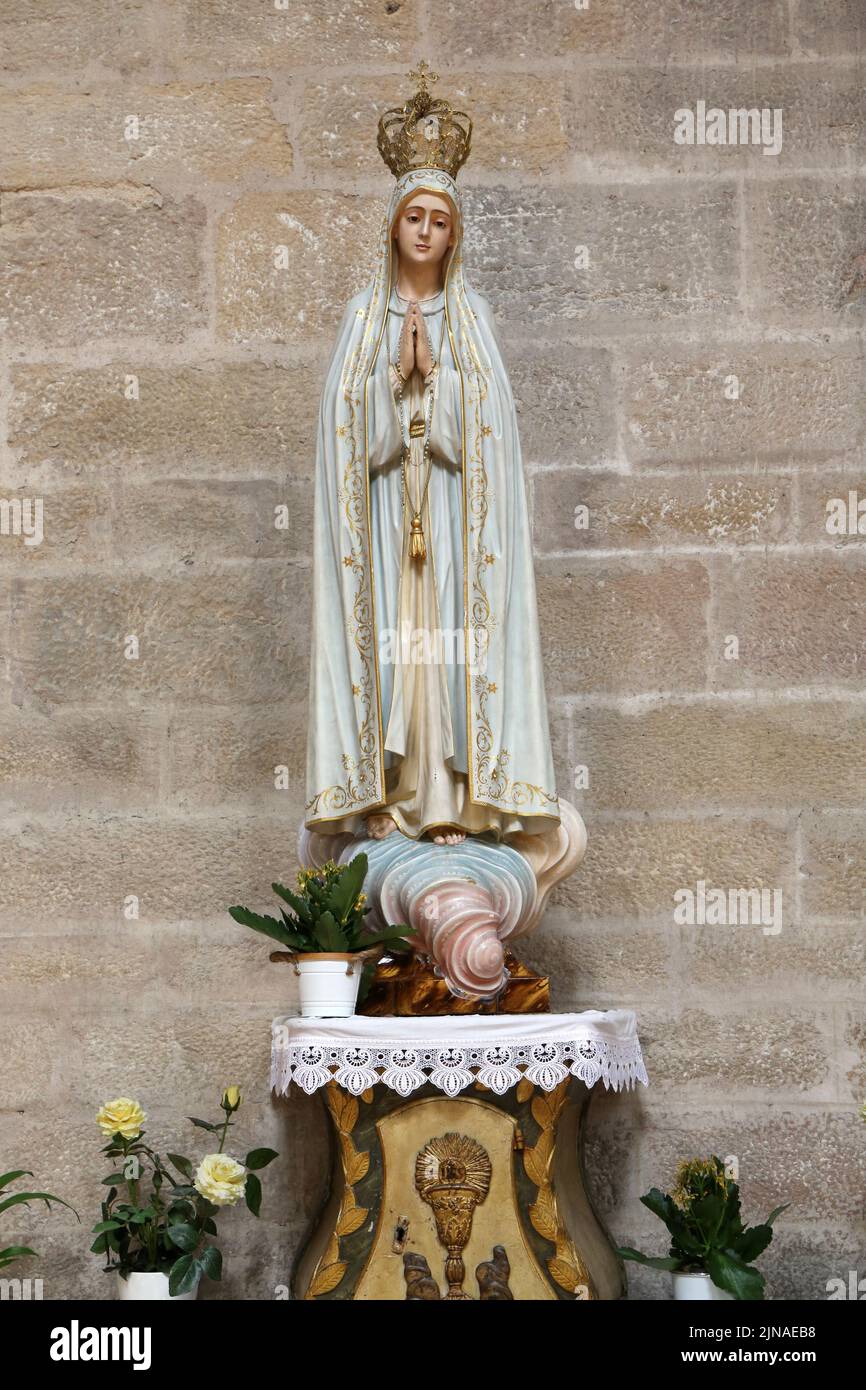 Vierge-Marie. Statue. Eglise Notre-Dame. Cluny. XIII ème siècle. Cluny ...