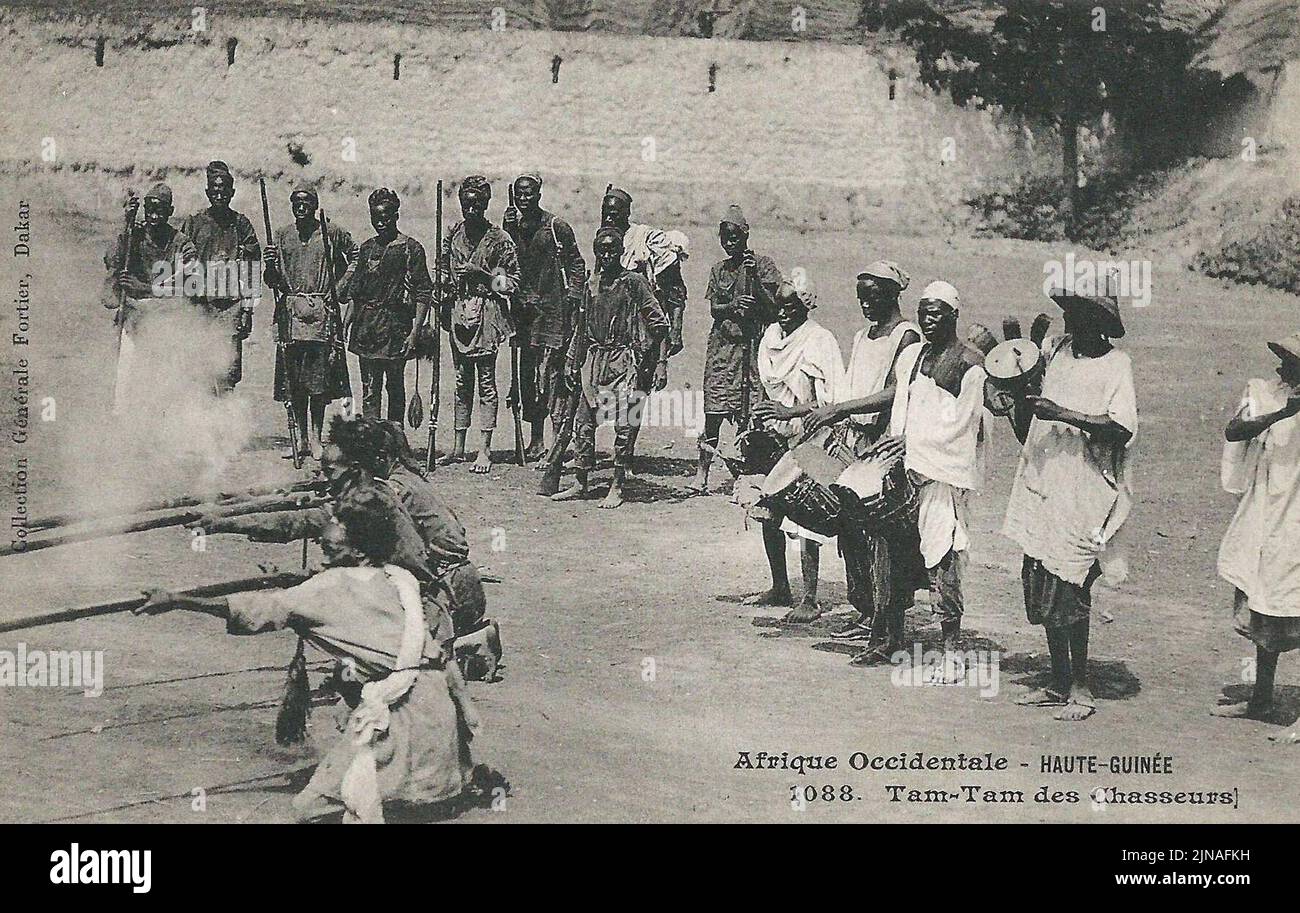 Tam-tam des chasseurs (Guinée Stock Photo - Alamy