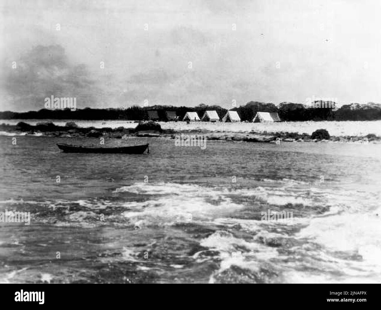 Tanager Expedition tent camp at Wake Island, 1923 Stock Photo - Alamy