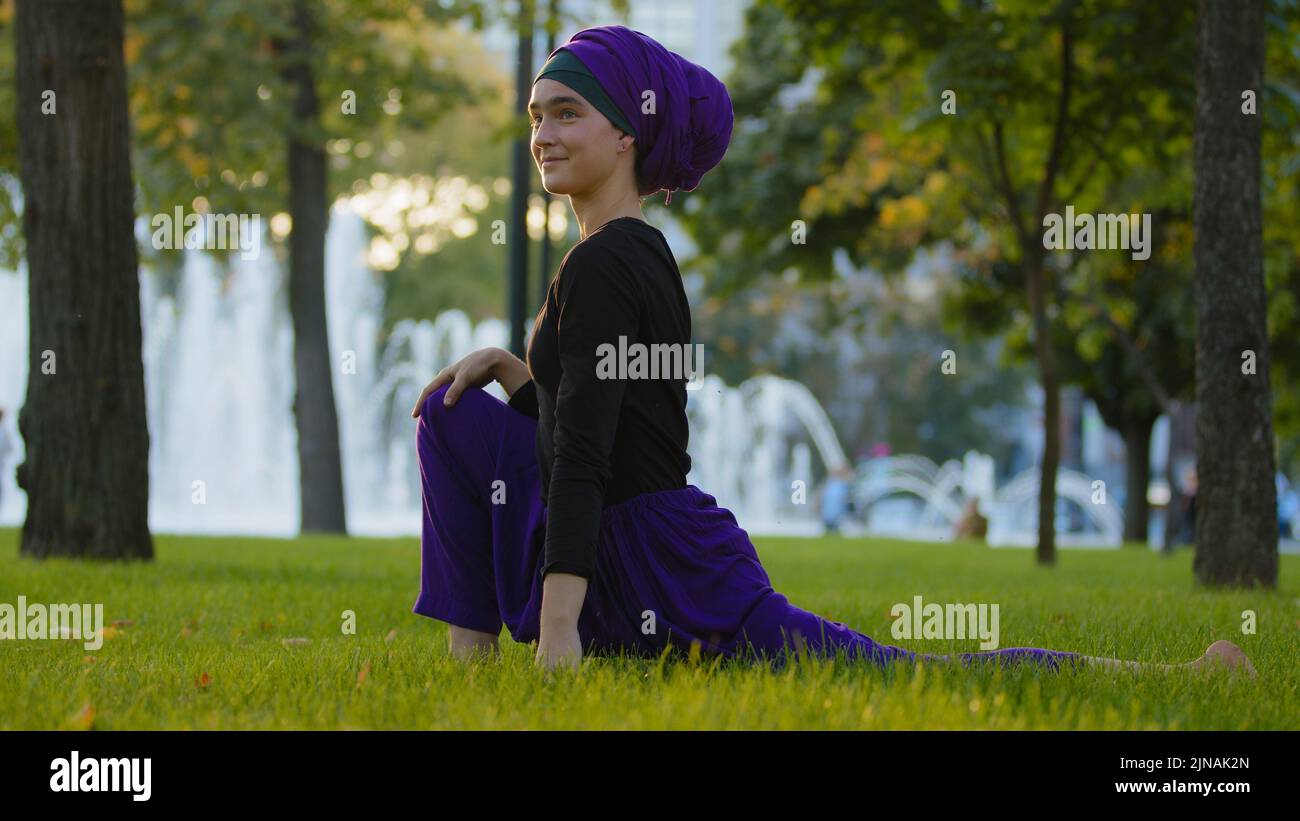 Acrobatic muslim hi-res stock photography and images - Alamy