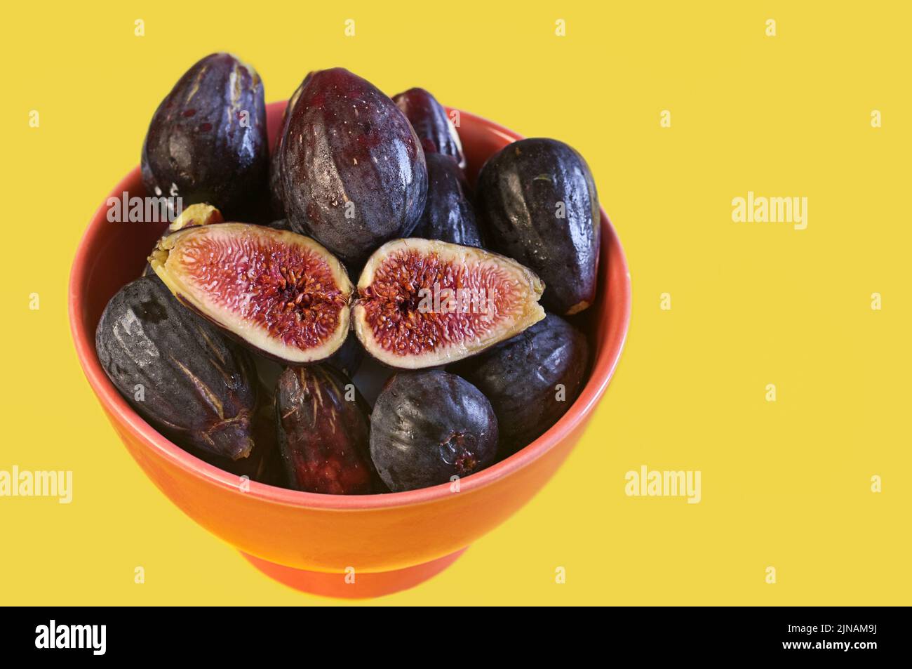 Black figs freshly picked from the Valencian orchard in Spain Stock ...