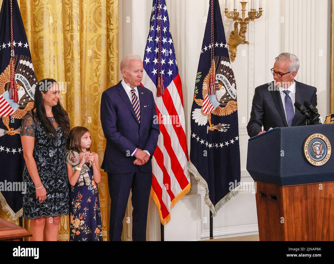 Danielle Robinson, surviving wife of Sgt First Class Heath Robinson ...