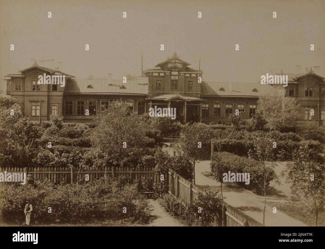 Tartu raudteejaam tänava poolt vaadatuna Tartu train station, street ...