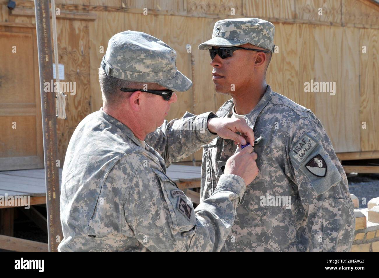 Task Force Overlord soldier Awarded the Purple Heart Medal 110606 Stock ...