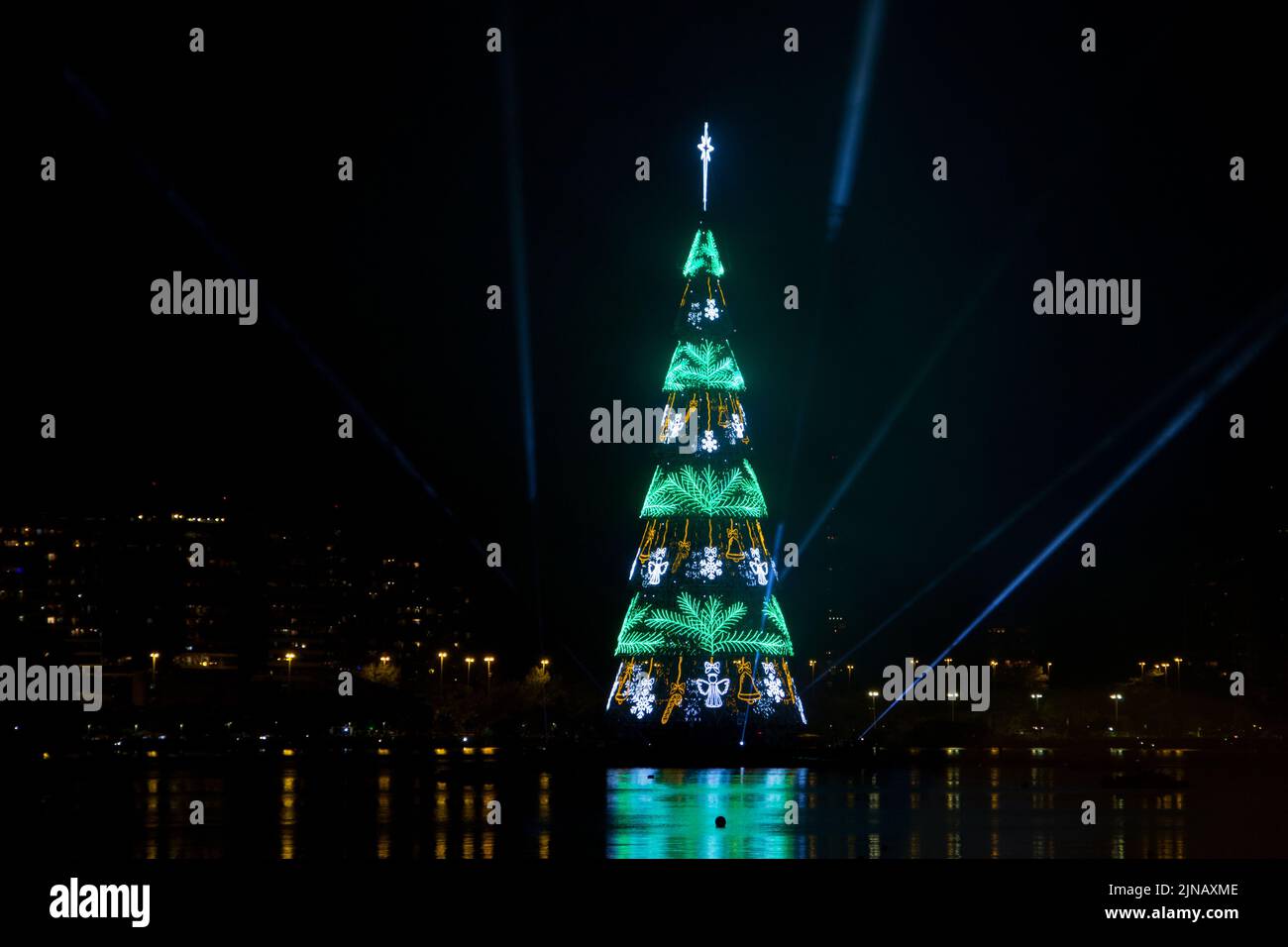 Inauguration of the Christmas tree of Rodrigo de Freitas Lagoon - Rio ...