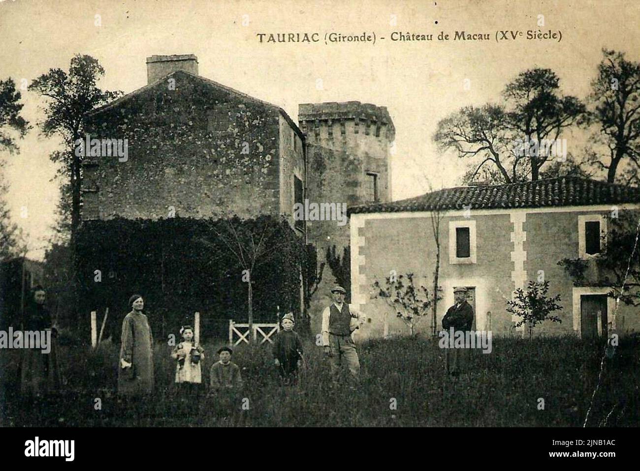 Tauriac - château de Macau 2 Stock Photo - Alamy