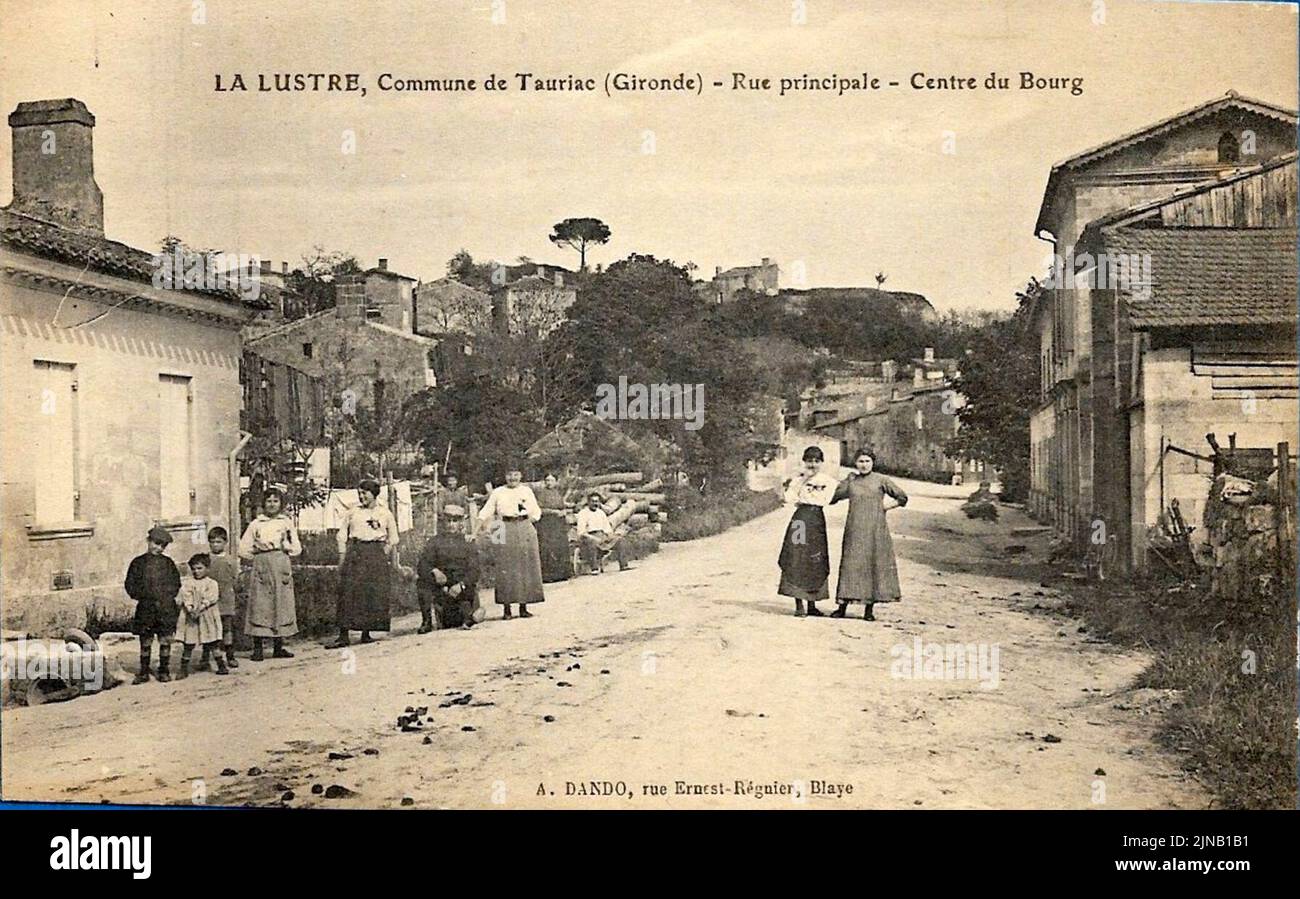 Tauriac - bourg 2 Stock Photo - Alamy