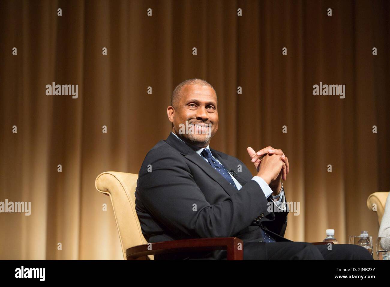 Smiley tavis hi-res stock photography and images - Alamy