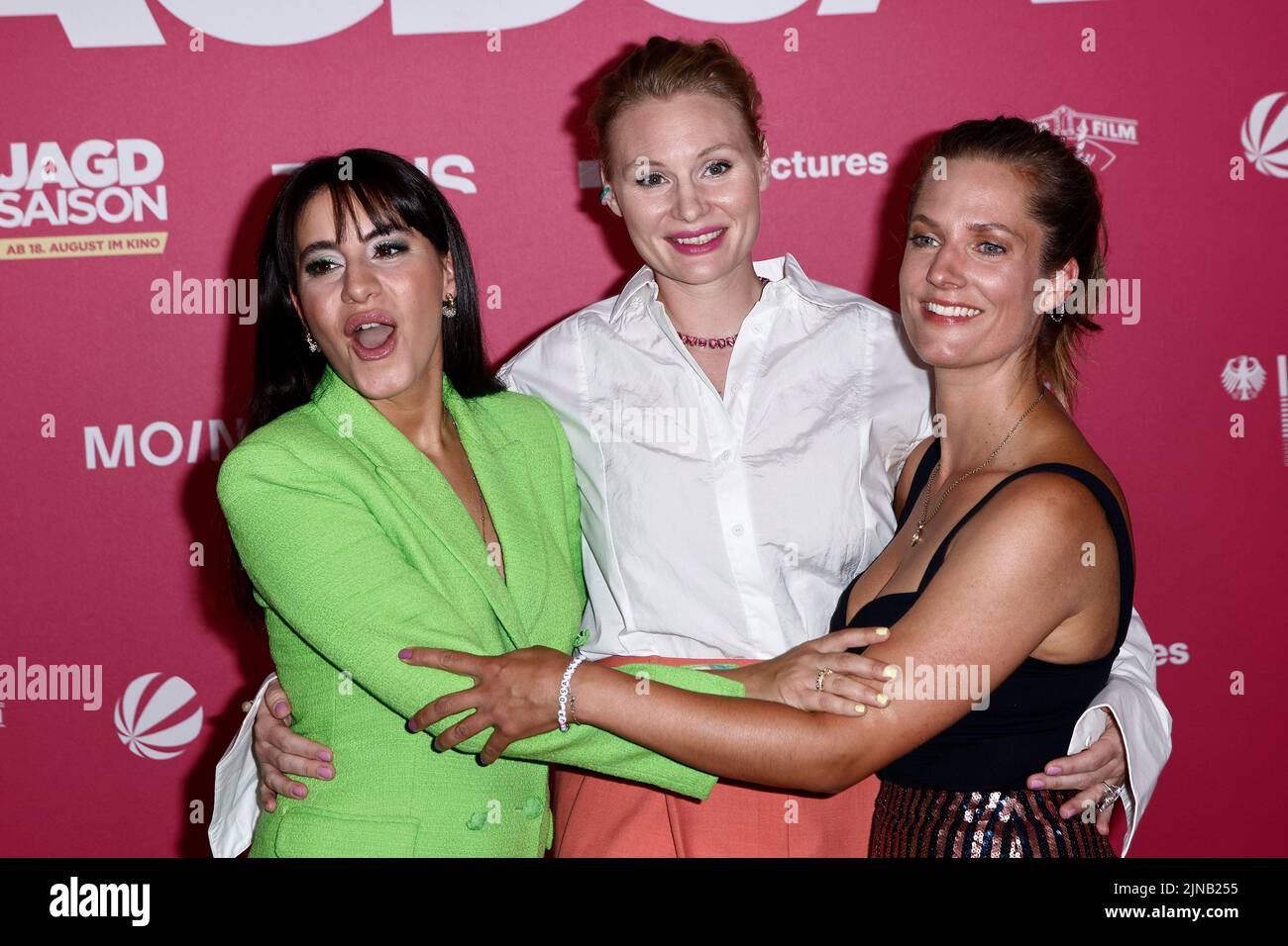 Berlin, Germany. 10th Aug, 2022. Actresses Almila Bagriacik (l-r ...