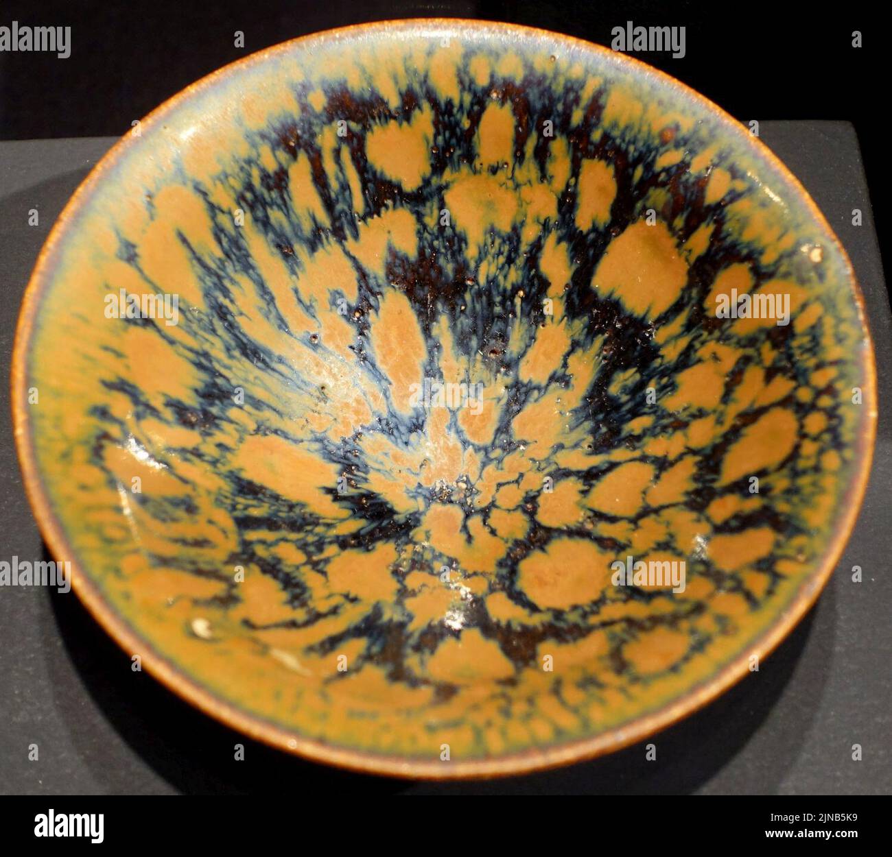 Tea bowl with partridge-feather mottles, unknown northern kiln, China ...