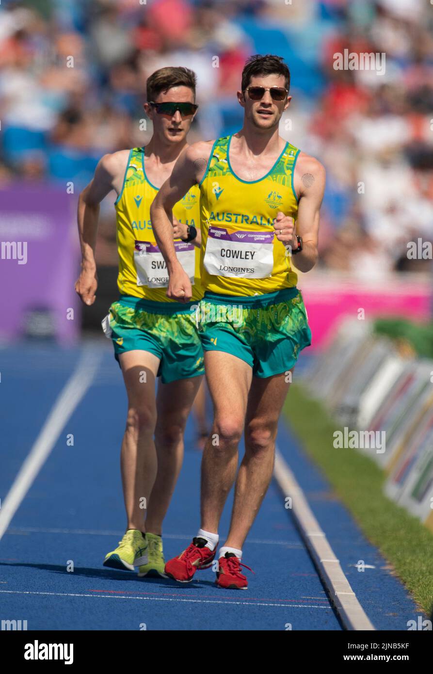 Kyle Swan and Rhydian Cowley of Australia competing in the men’s walk ...