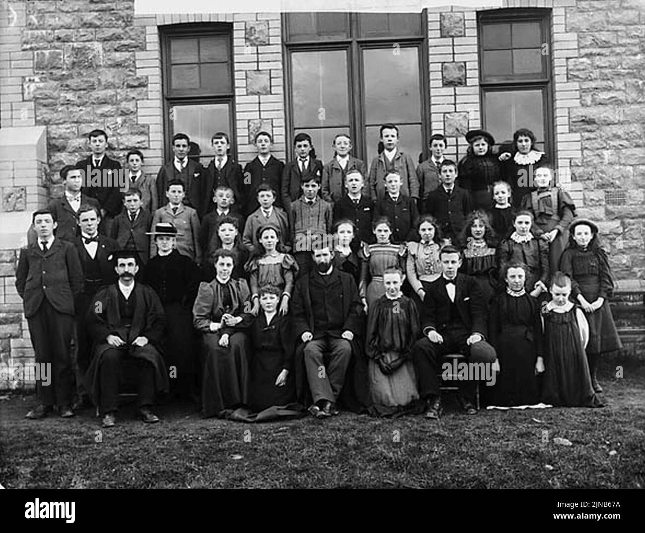 Teachers and pupils of Narberth Intermediate School Stock Photo - Alamy