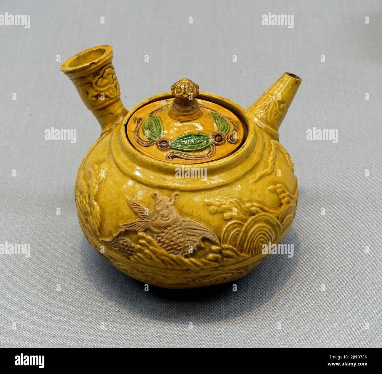 Teapot with rough waves design, by Aoki Mokubei, Japan, Edo period ...