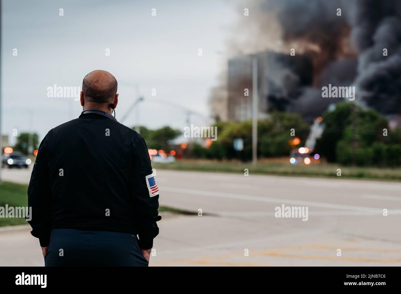 The worker looking to the Pheasant run resort fire smoke in St. Charles ...