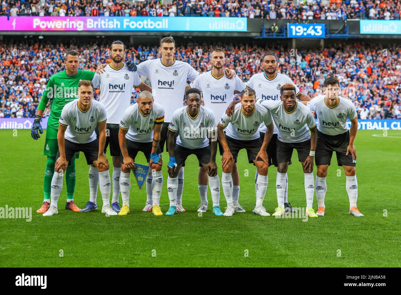 The line up of the starting Union Saint Gilloise football team at the ...