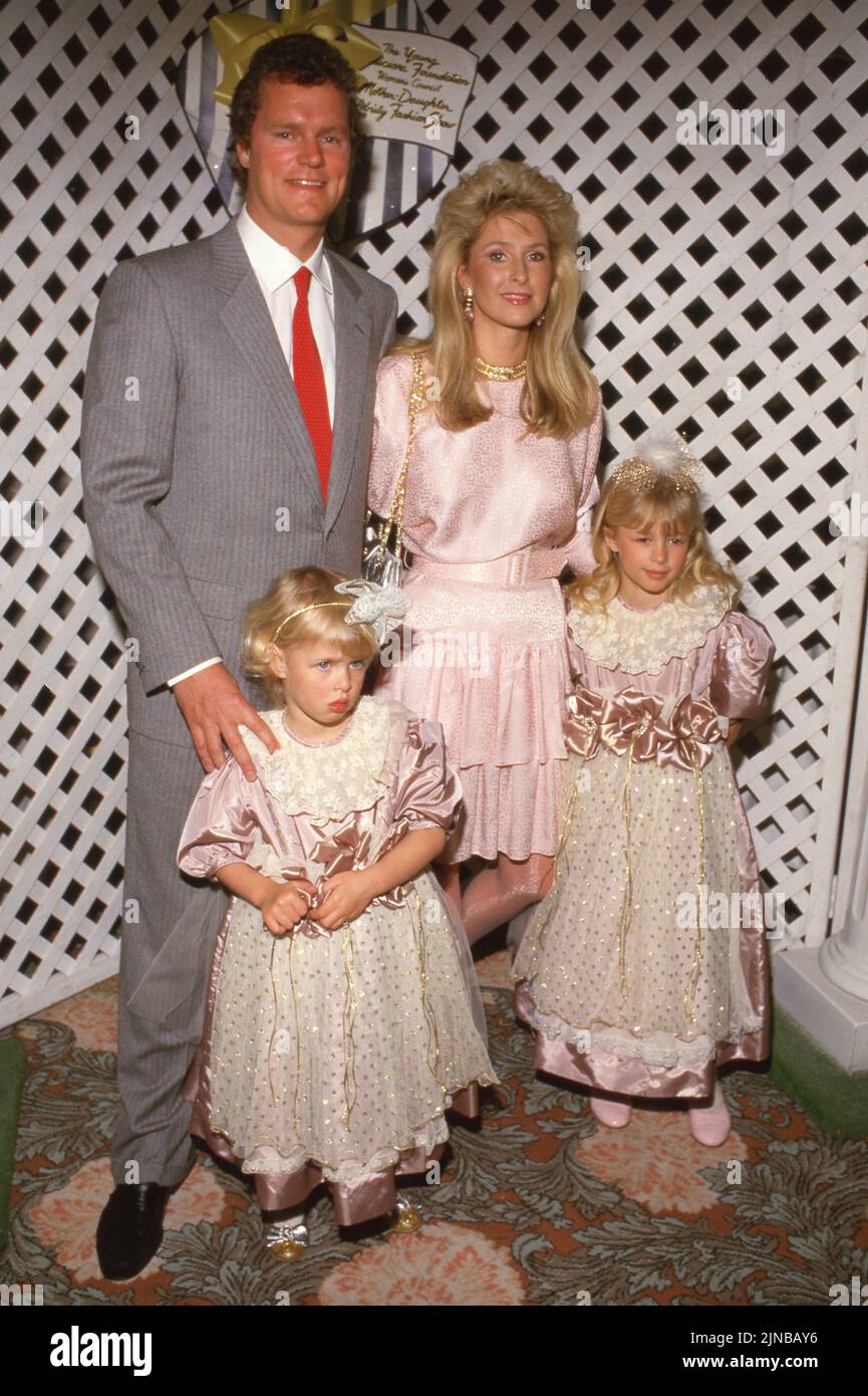 Nicky Hilton and Paris Hilton with parents Ricky Hilton and Kathy ...