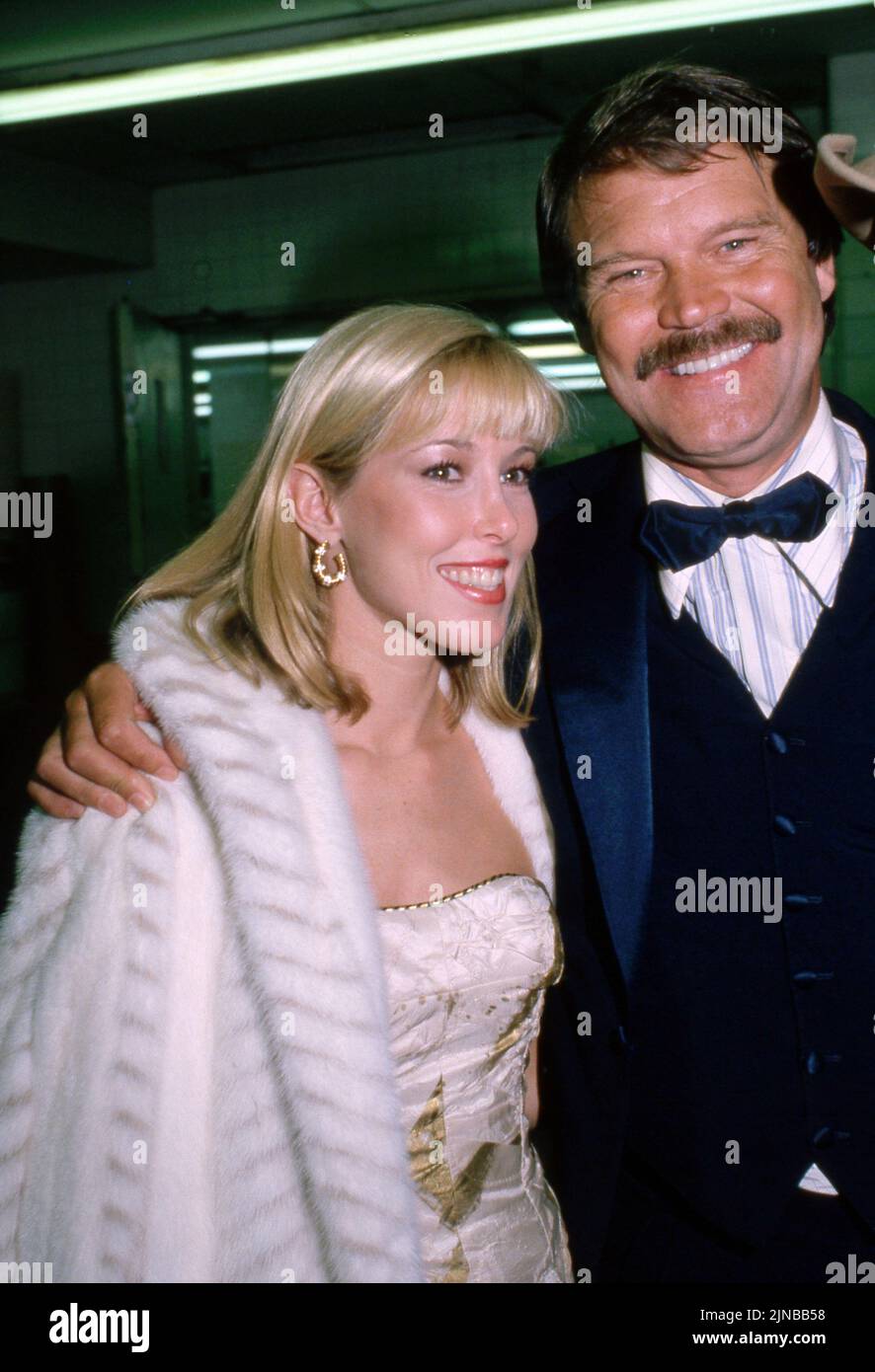 Glen Campbell and Kimberly Woolen February 23, 1982 Credit: Ralph ...