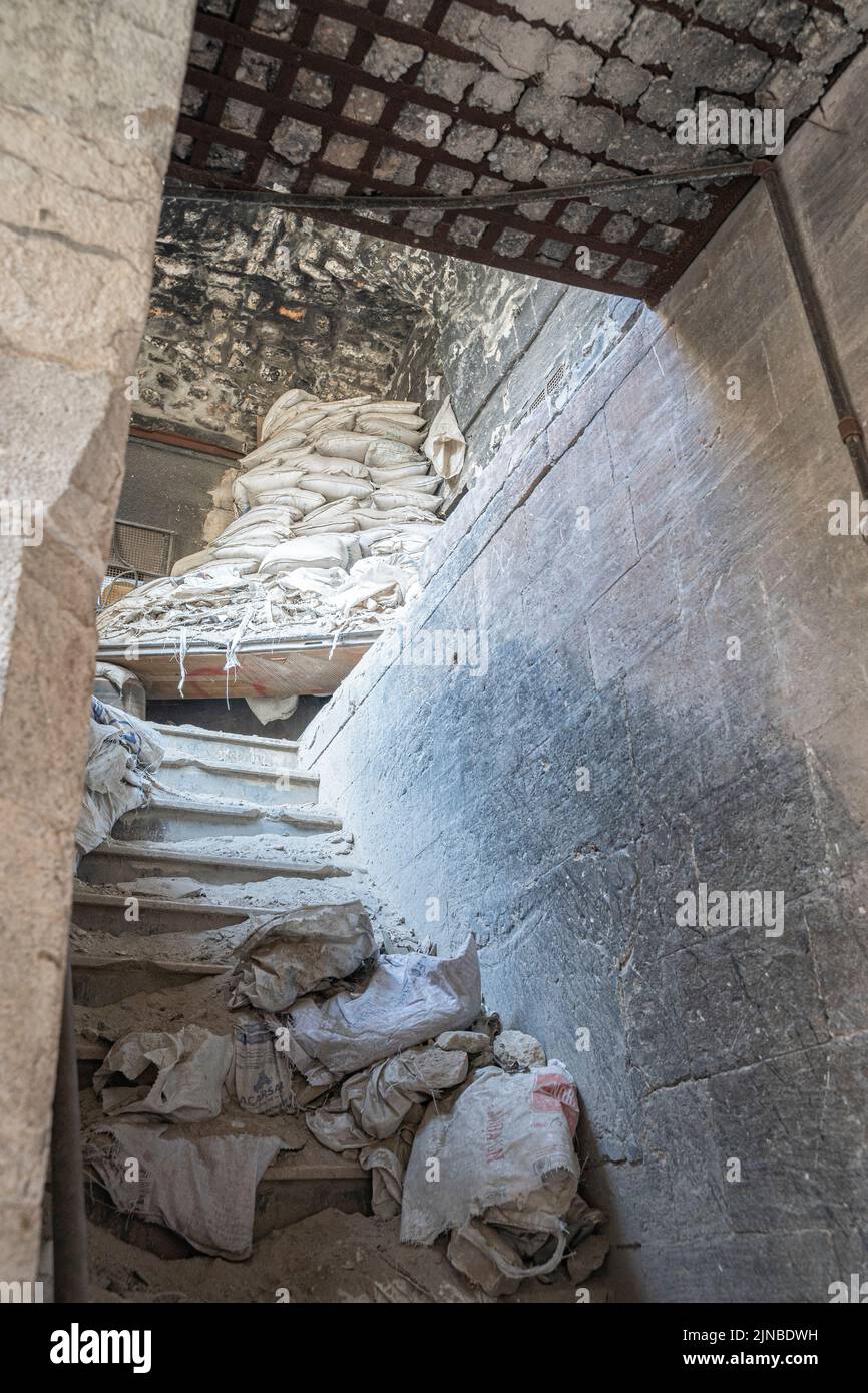 Inside the Aleppo Souk in the Old City in Aleppo, Syria Stock Photo - Alamy
