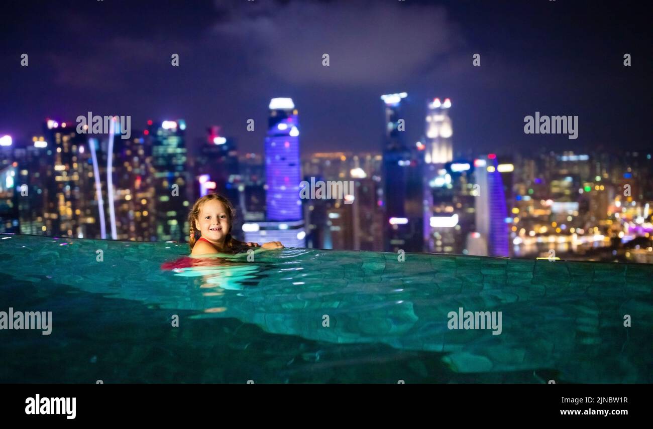 Singapore infinity edge swimming pool hi-res stock photography and ...