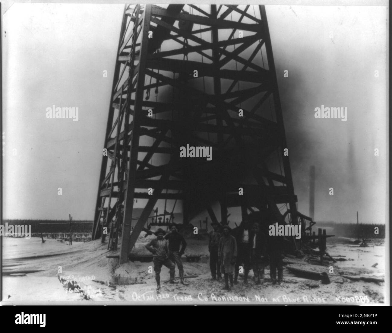 Texas Co. Robinson No. 1 at Blue Ridge, Oct. 24, 1920 Stock Photo - Alamy