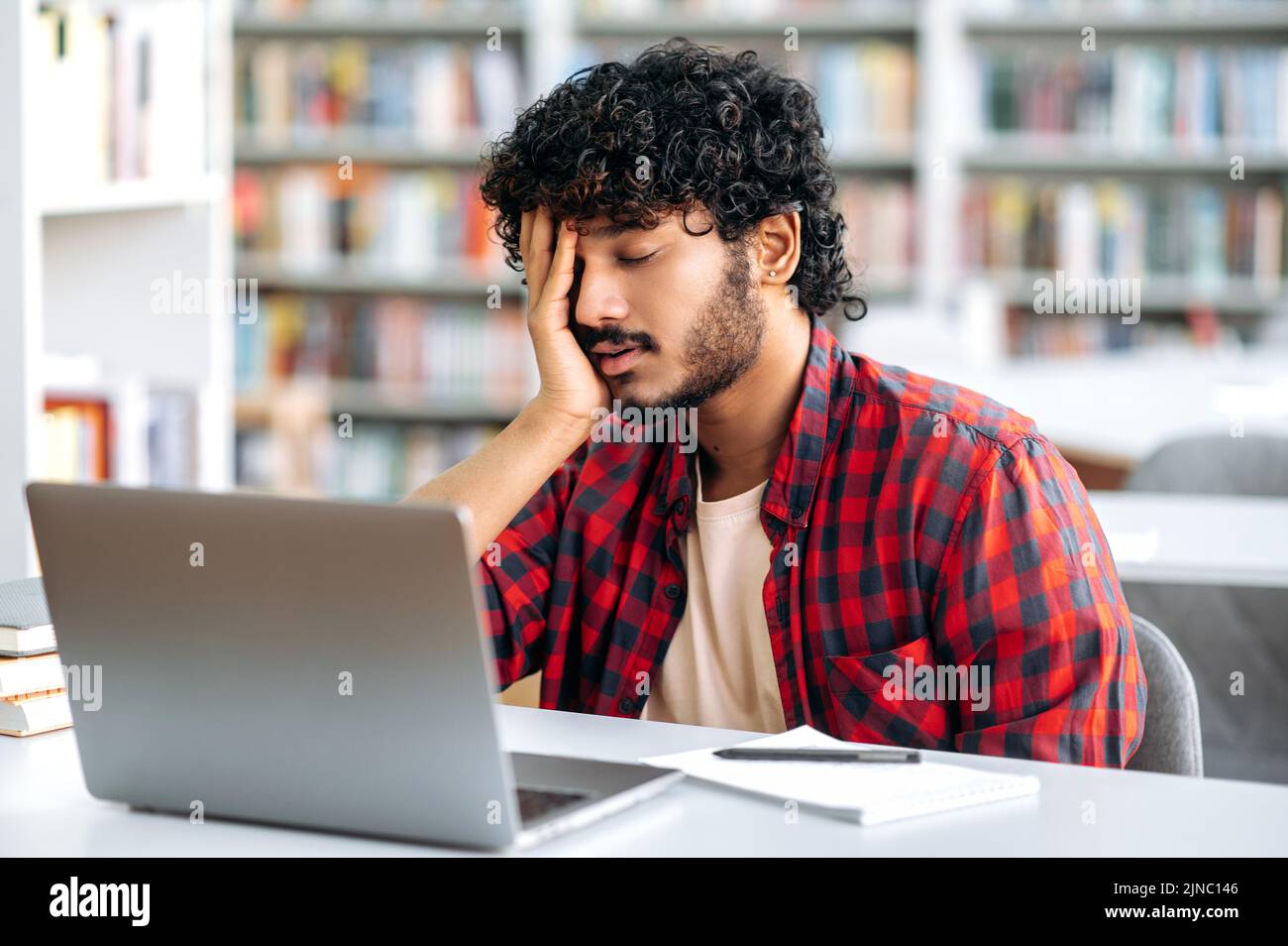 Indian institute of technology campus hi-res stock photography and ...