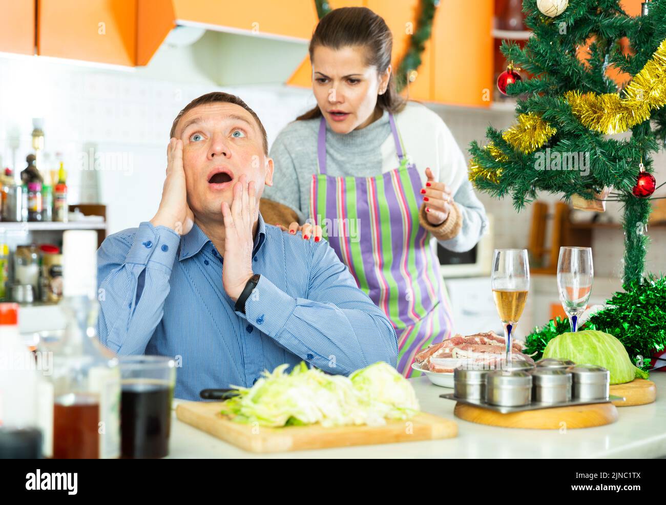Cooking christmas dinner stress hi-res stock photography and images - Alamy
