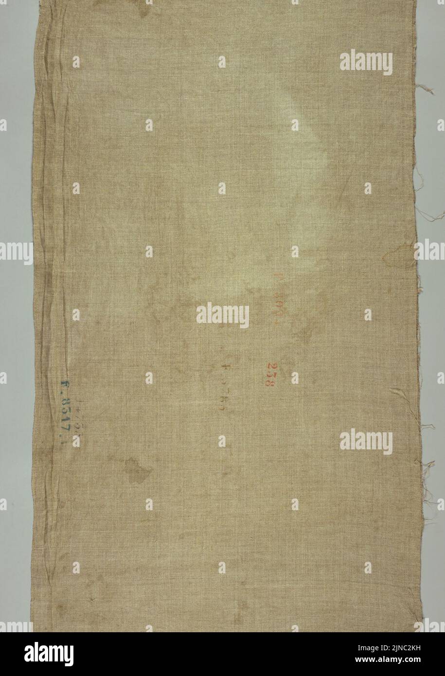 Cloth marks hi-res stock photography and images - Alamy