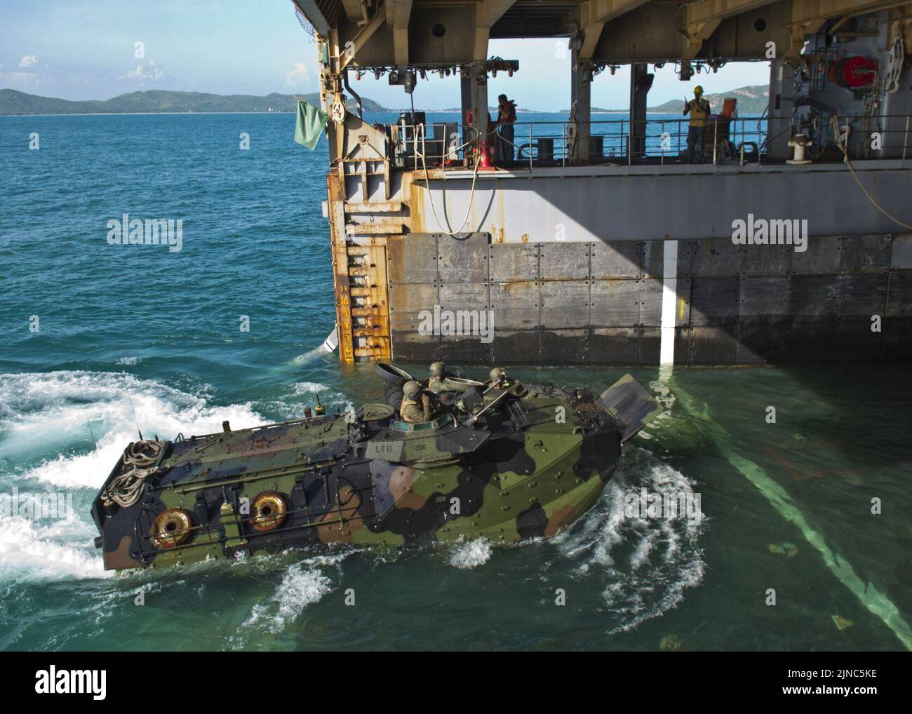 Thai, U.S. Marines conduct amphibious raid during CARAT Thailand 2013 130610 Stock Photo - Alamy