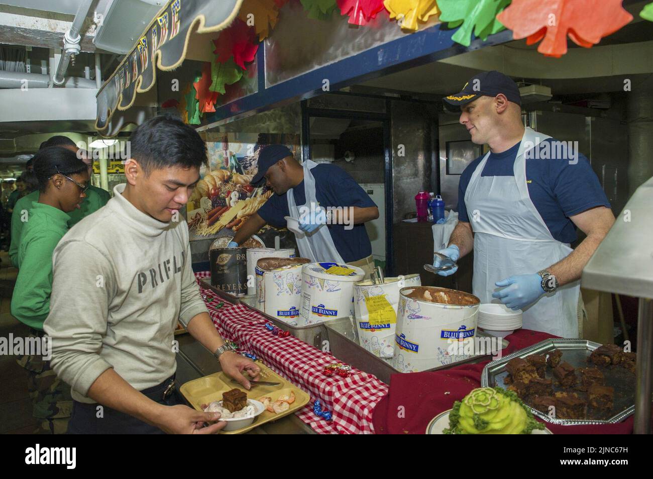 Thanksgiving lunch aboard USS George Washington 141118 Stock Photo - Alamy
