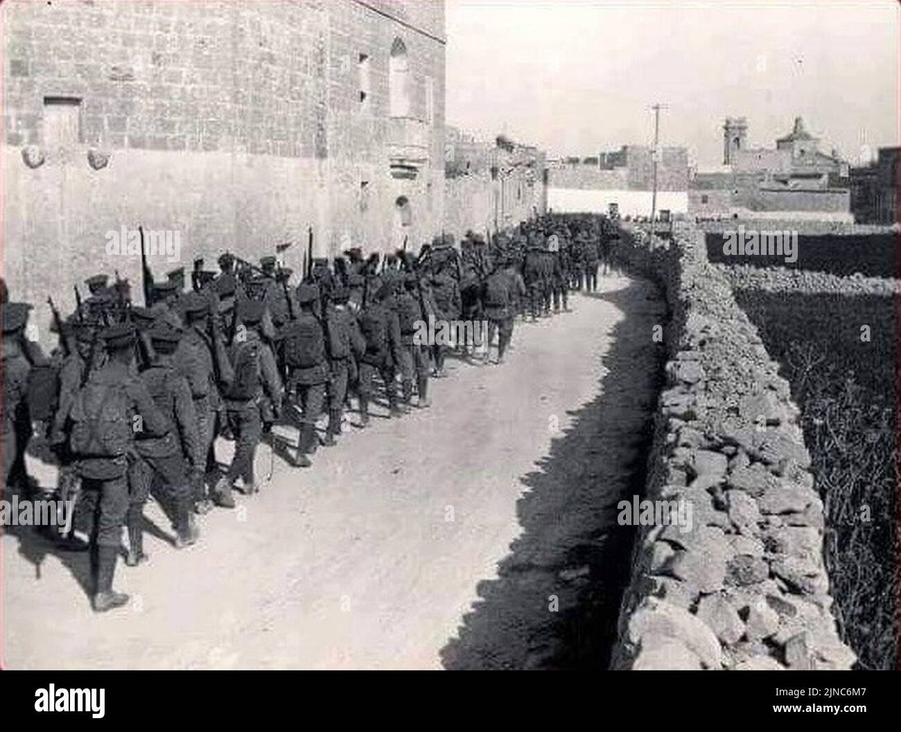 The 2-3rd London Regiment marching from Mtarfa barracks to embarkation ...