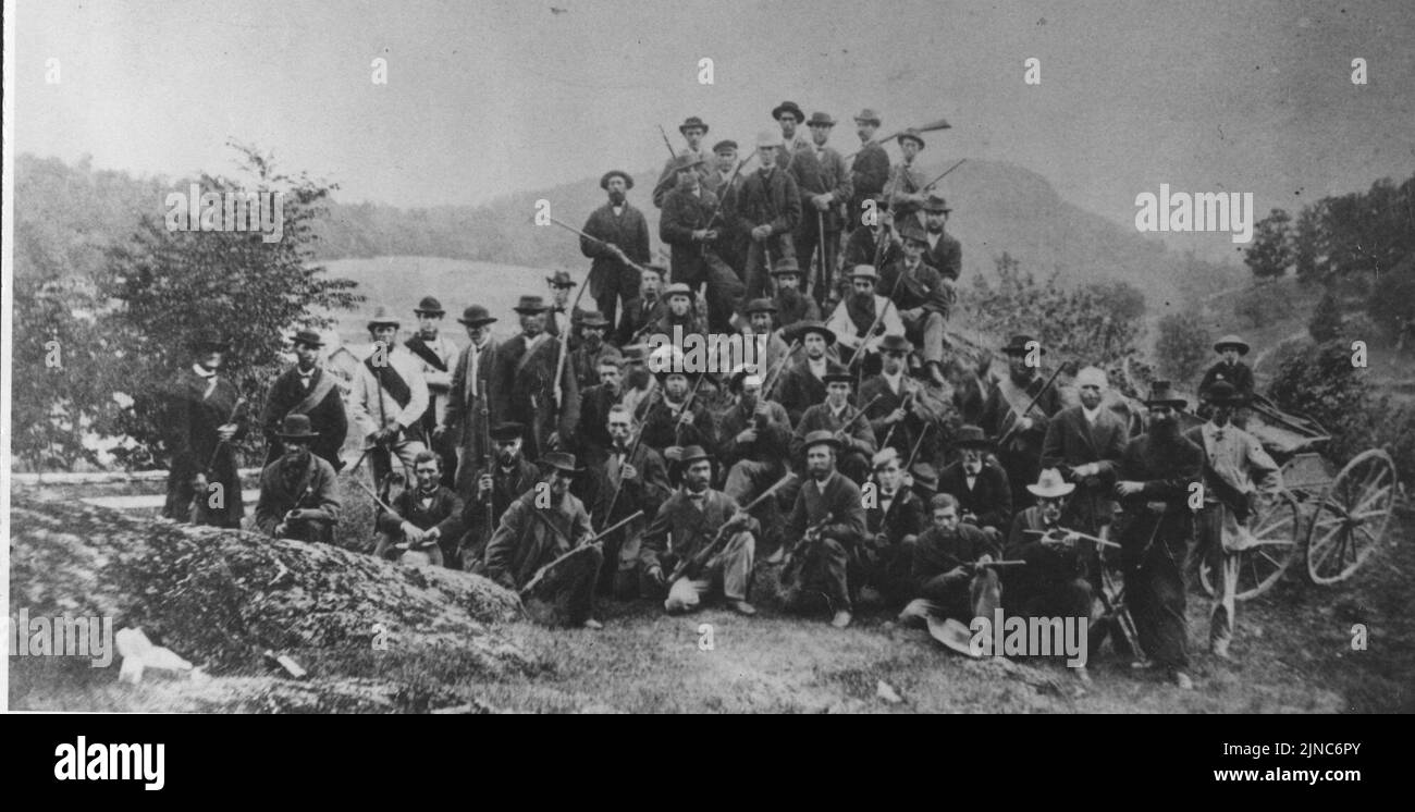 Red sashes hi-res stock photography and images - Alamy