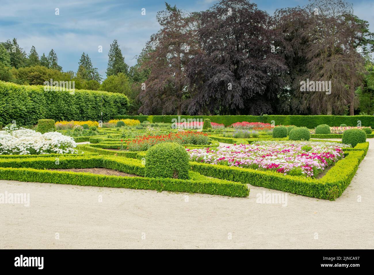 Parterre garden hi-res stock photography and images - Alamy