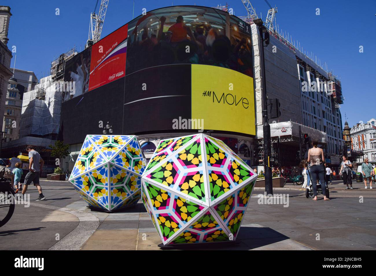 Pop geometric icosahedron hi-res stock photography and images - Alamy