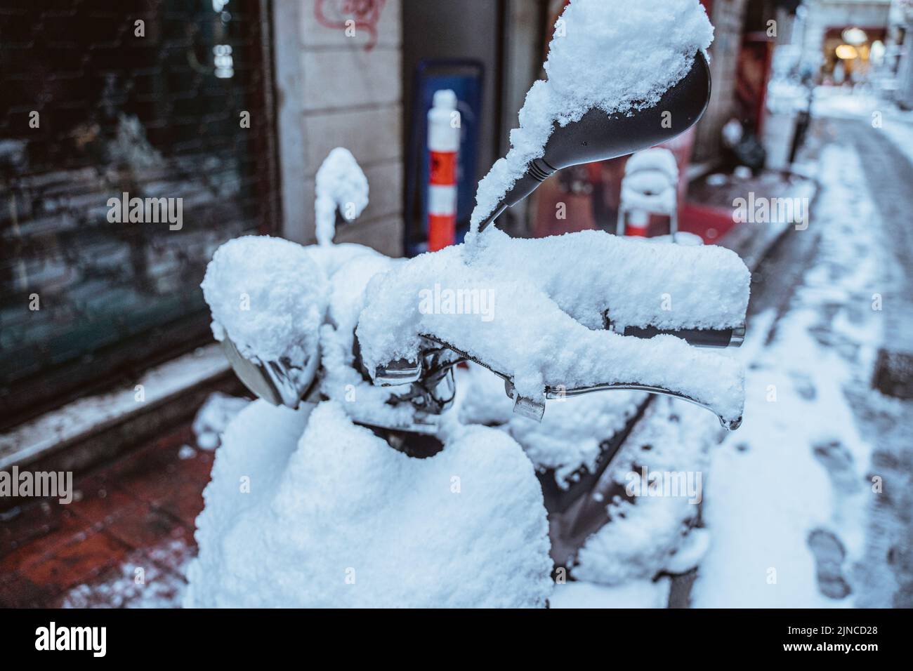 Covered motor scooter hi-res stock photography and images - Alamy