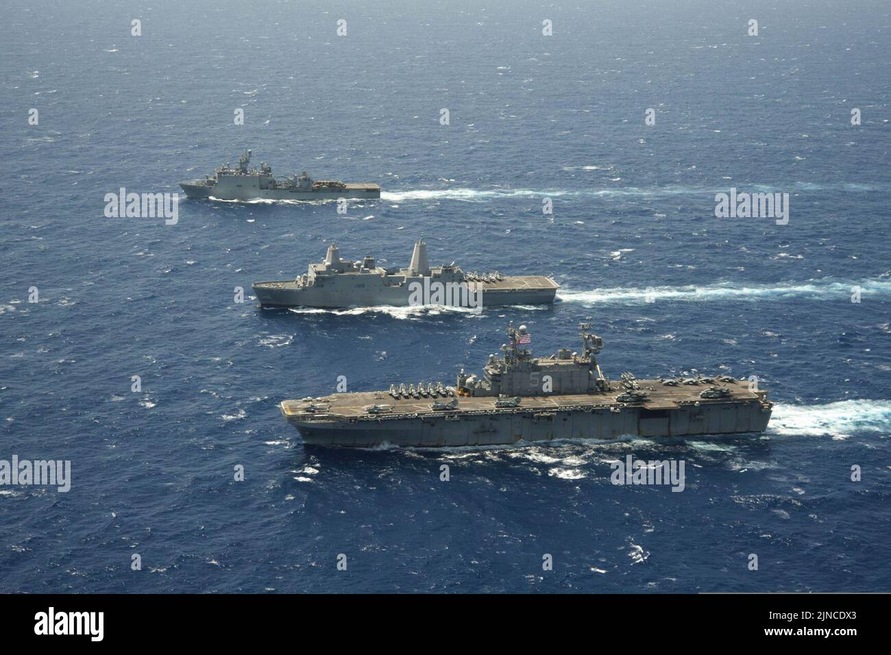 5 ship formation hi-res stock photography and images - Alamy